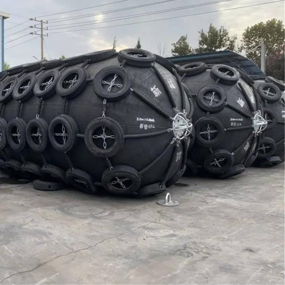 Navy supplier submarine Hydro Pneumatic Fender with chain and tyre net ...